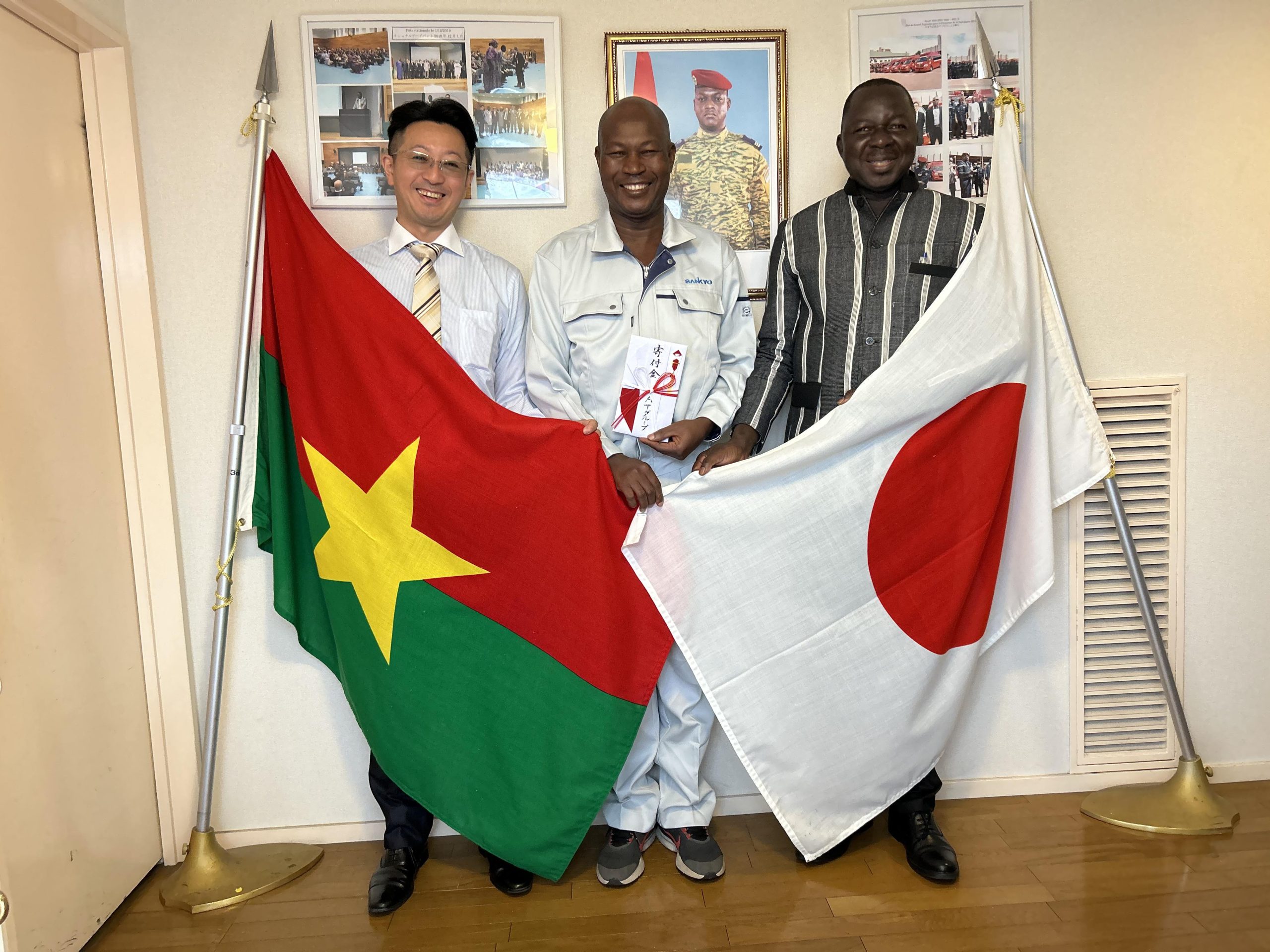 ATGroup各社からブルキナファソ「KIZUNA High School」へ寄付金を進呈しました。|株式会社キヨスミ産研