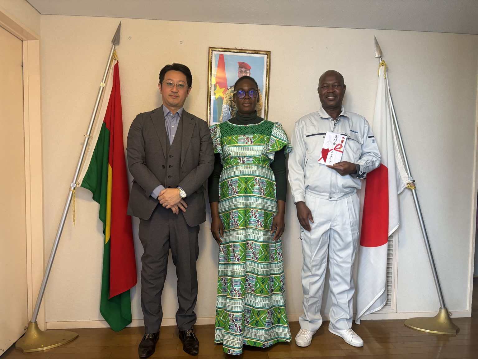 ATGroup各社からブルキナファソ「KIZUNA High School」へ寄付金を進呈しました|株式会社キヨスミ産研